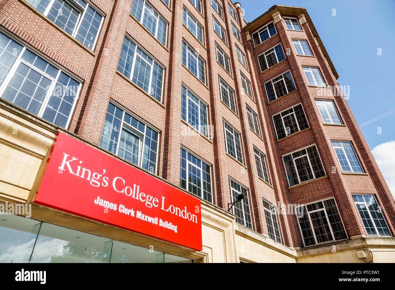 Red brick building uk hi-res stock photography and images - Alamy