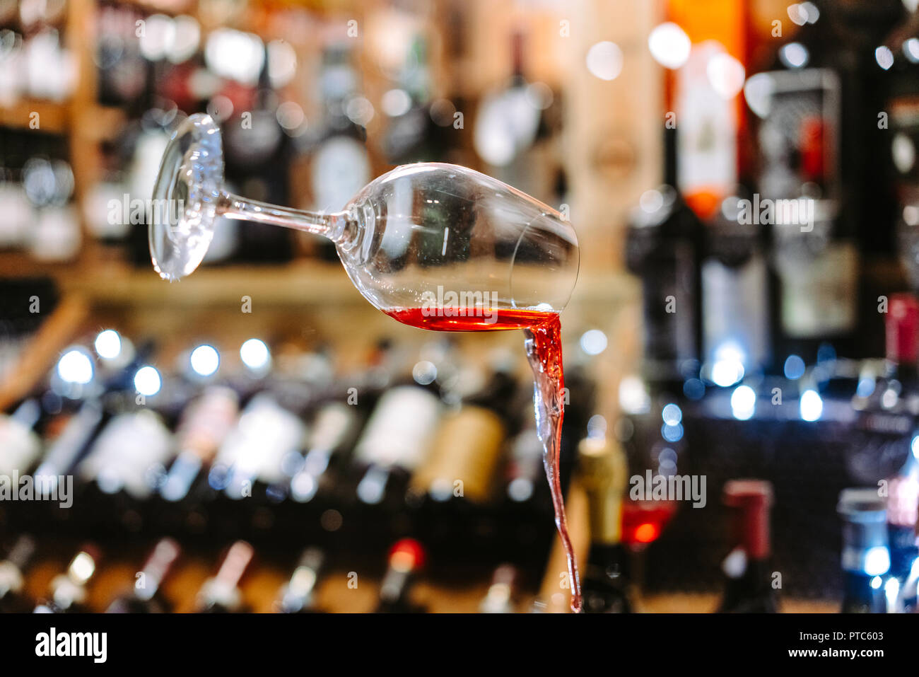 Champagne action hi-res stock photography and images - Alamy