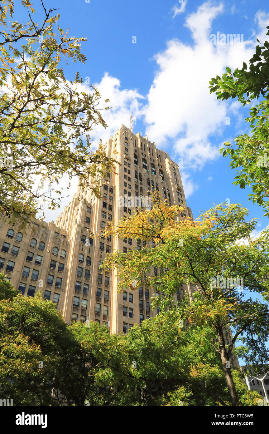 The iconic art deco skyscraper, the Fisher Building, designed by Albert ...