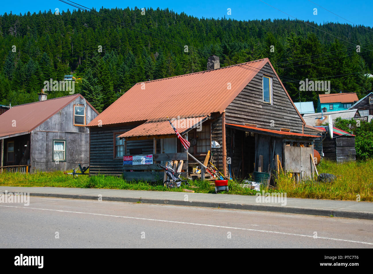 Wooden houses native americans hi-res stock photography and images - Alamy