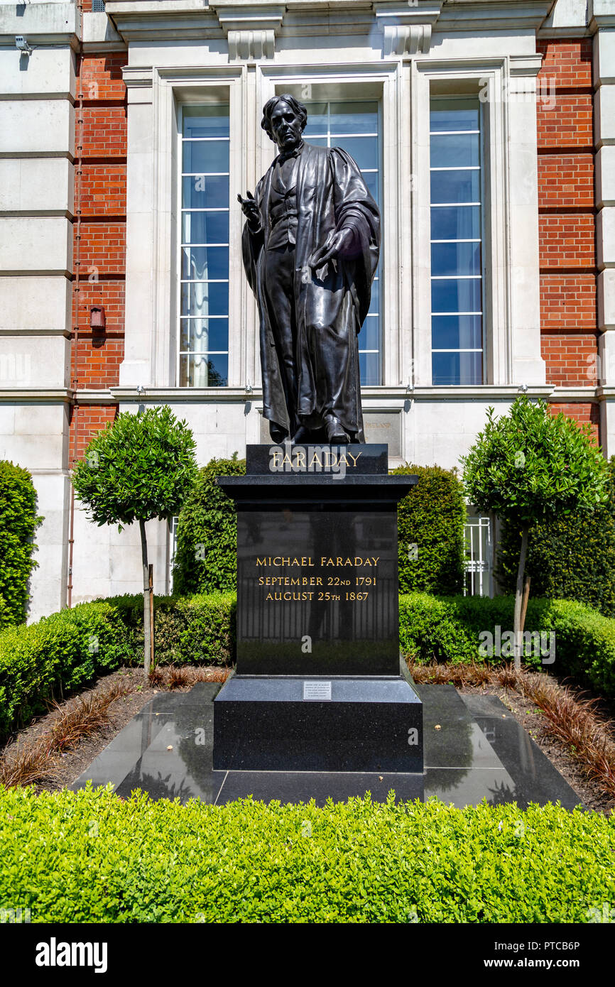Statue of Michael Faraday outside the Institute of Engineering and ...