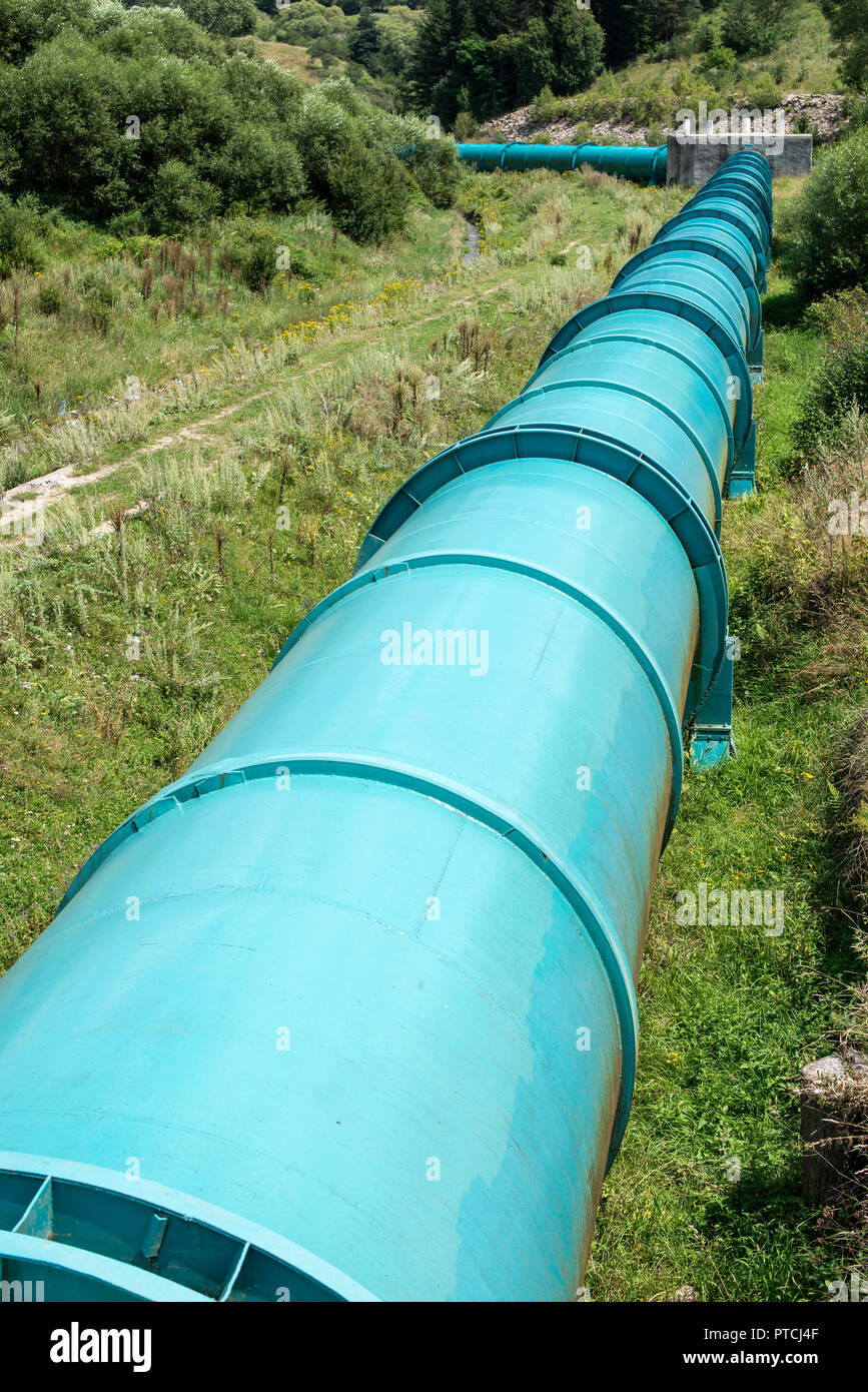 Thick Pipes For Water Supply From A Dam Stock Photo Alamy thick-pipes-for-water-supply-from-a-dam-stock-photo-alamy