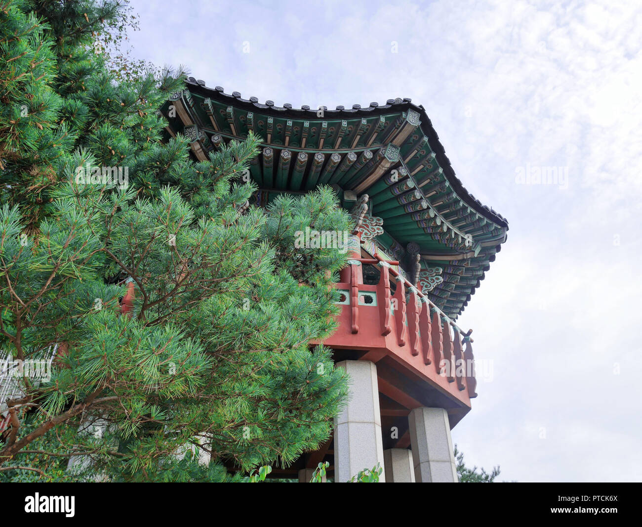Korean building hi-res stock photography and images - Alamy