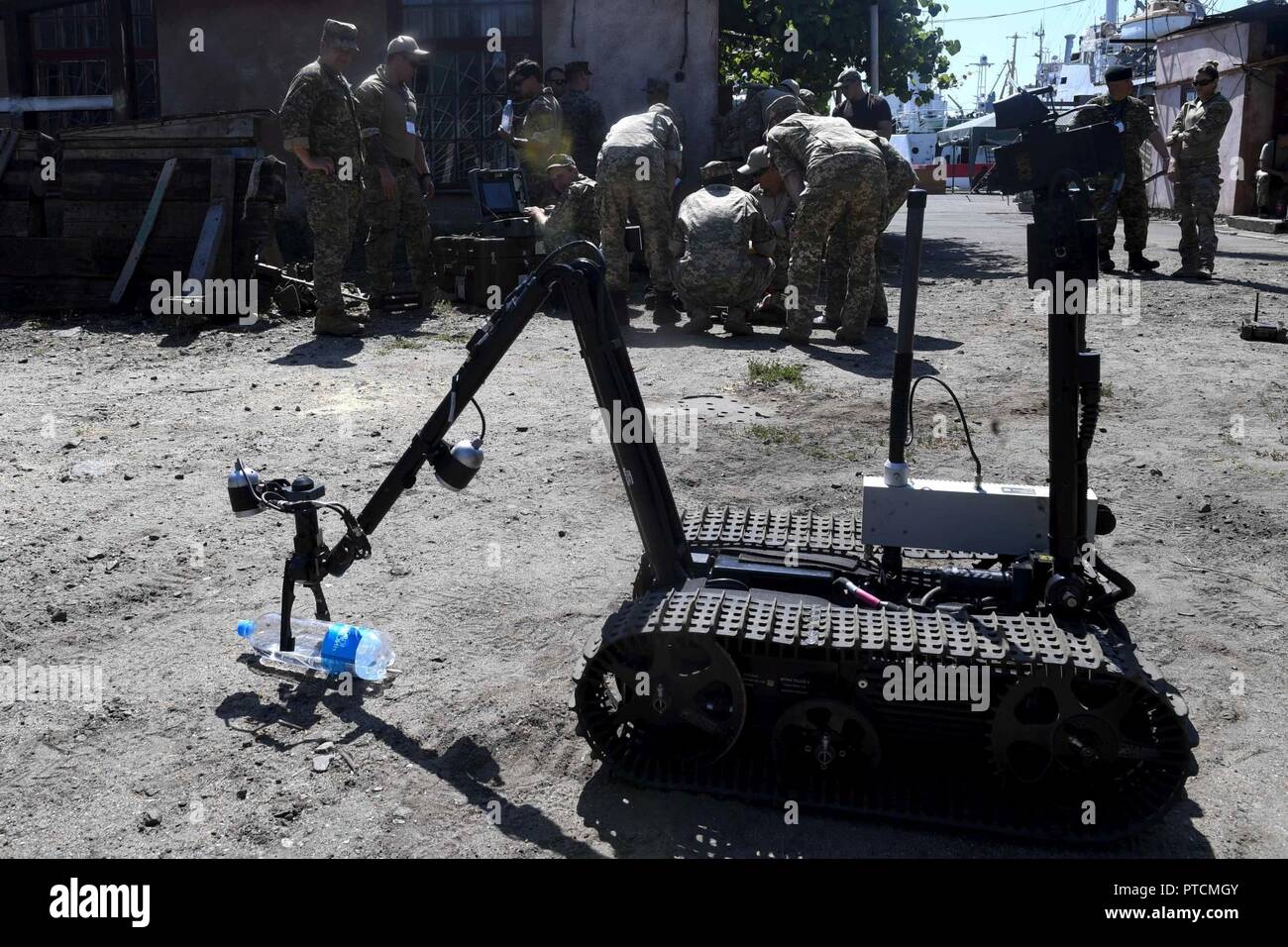 ODESSA, Ukraine (July 11, 2017) Sailors assigned to Explosive Ordnance ...