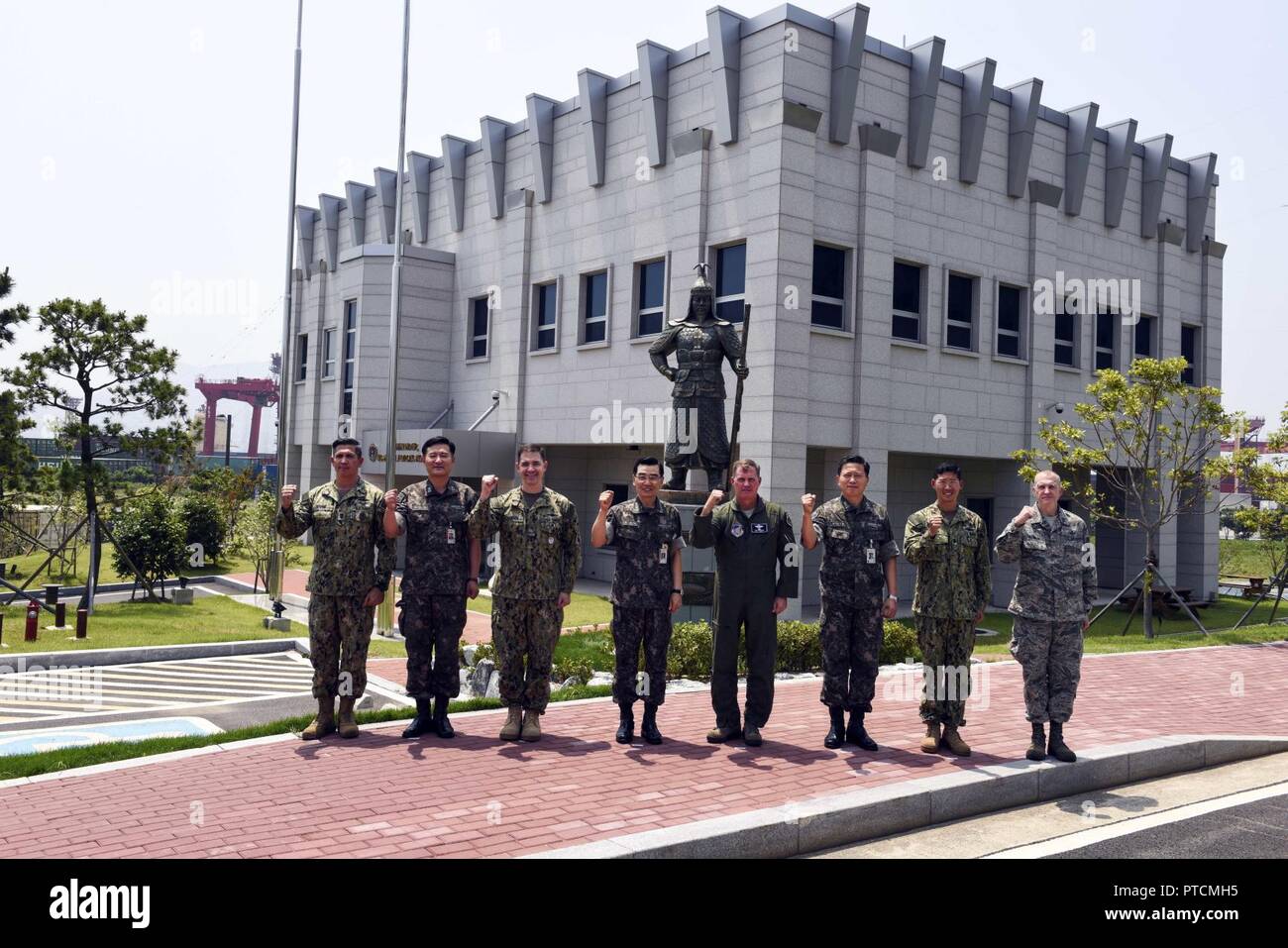 Commander naval forces korea cnfk hi-res stock photography and images ...