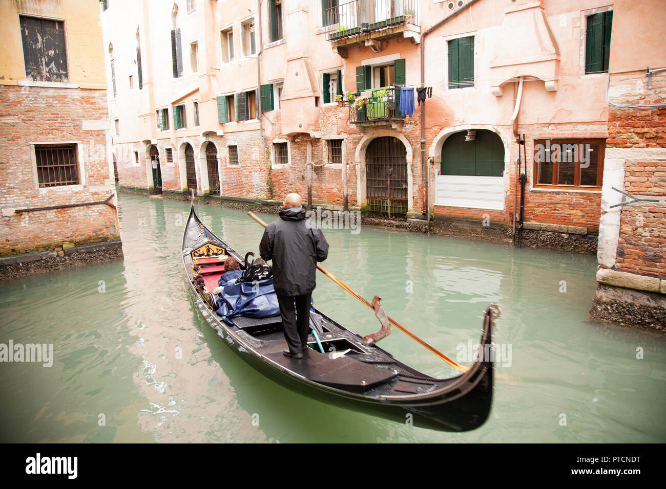 Venice boat ride hi-res stock photography and images - Alamy