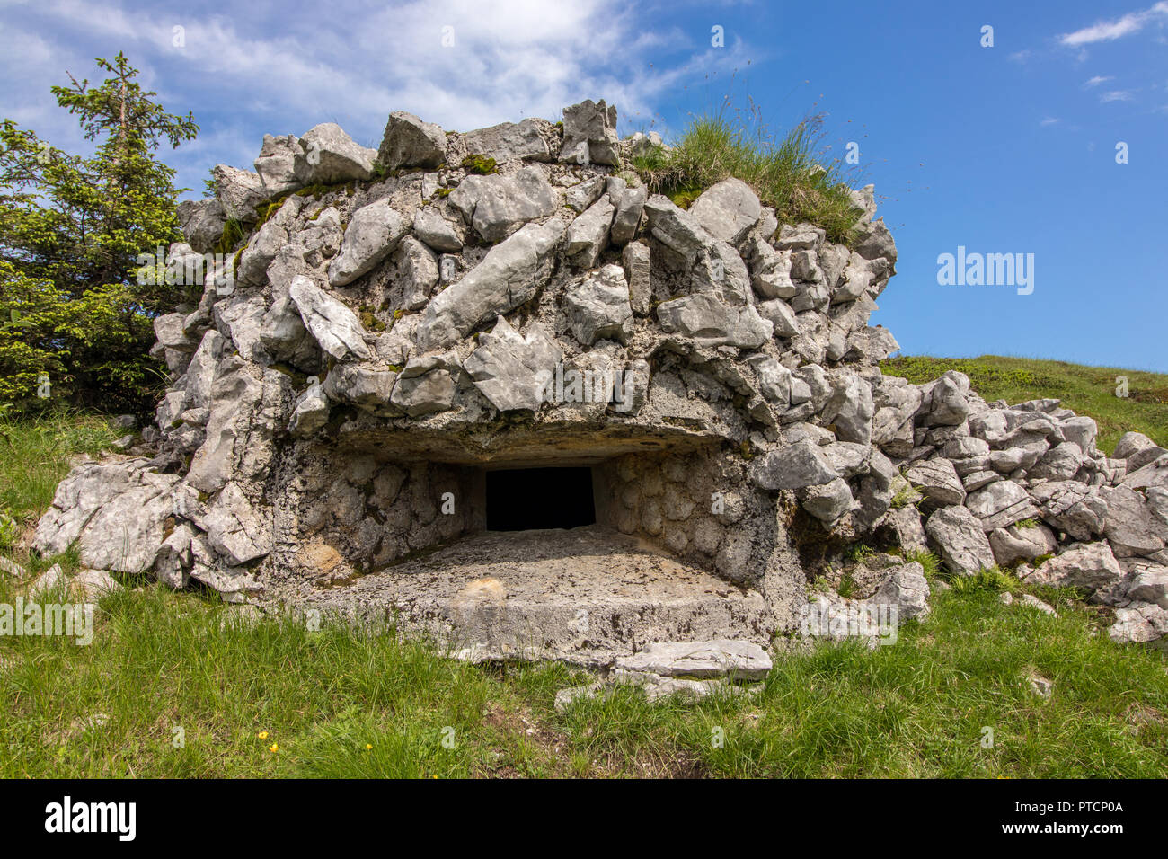 bunker from 1 world war front side Stock Photo - Alamy