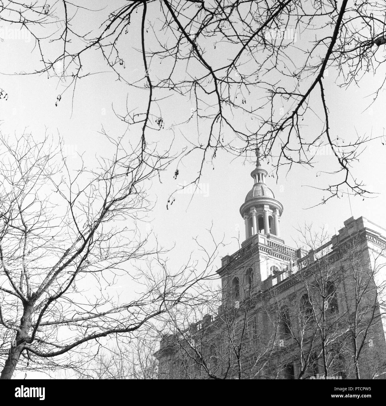 ABC SERRANO BLANCO Y NEGRO - REALIZADO EN 1926. Author: GONZALEZ ANIBAL. Location: EDIFICIO ABC ...