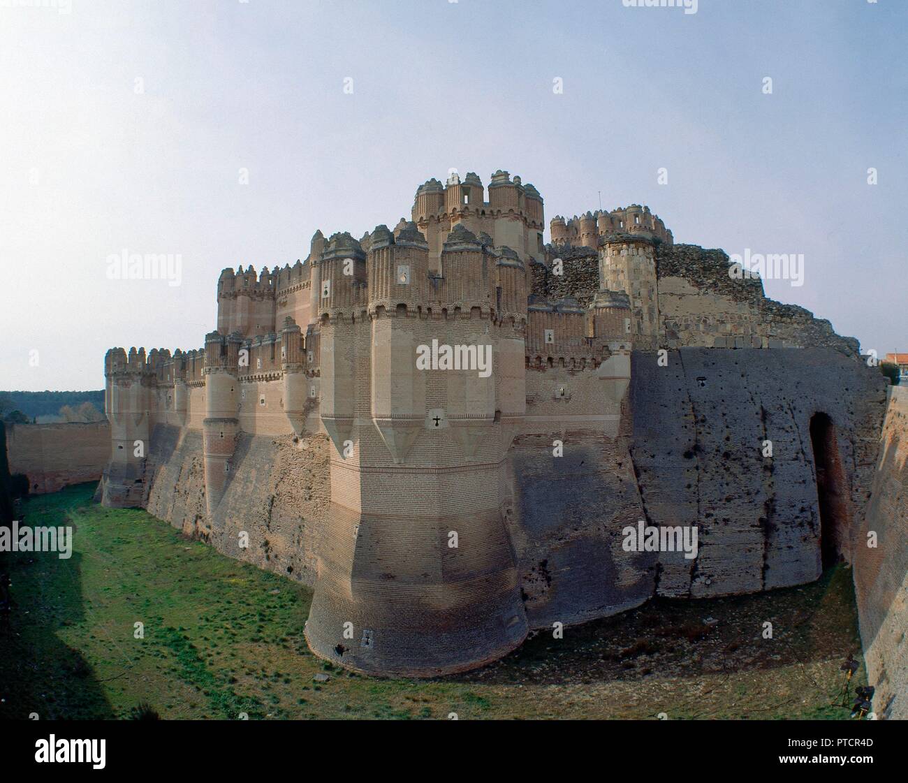 Castillo de foso hi-res stock photography and images - Alamy