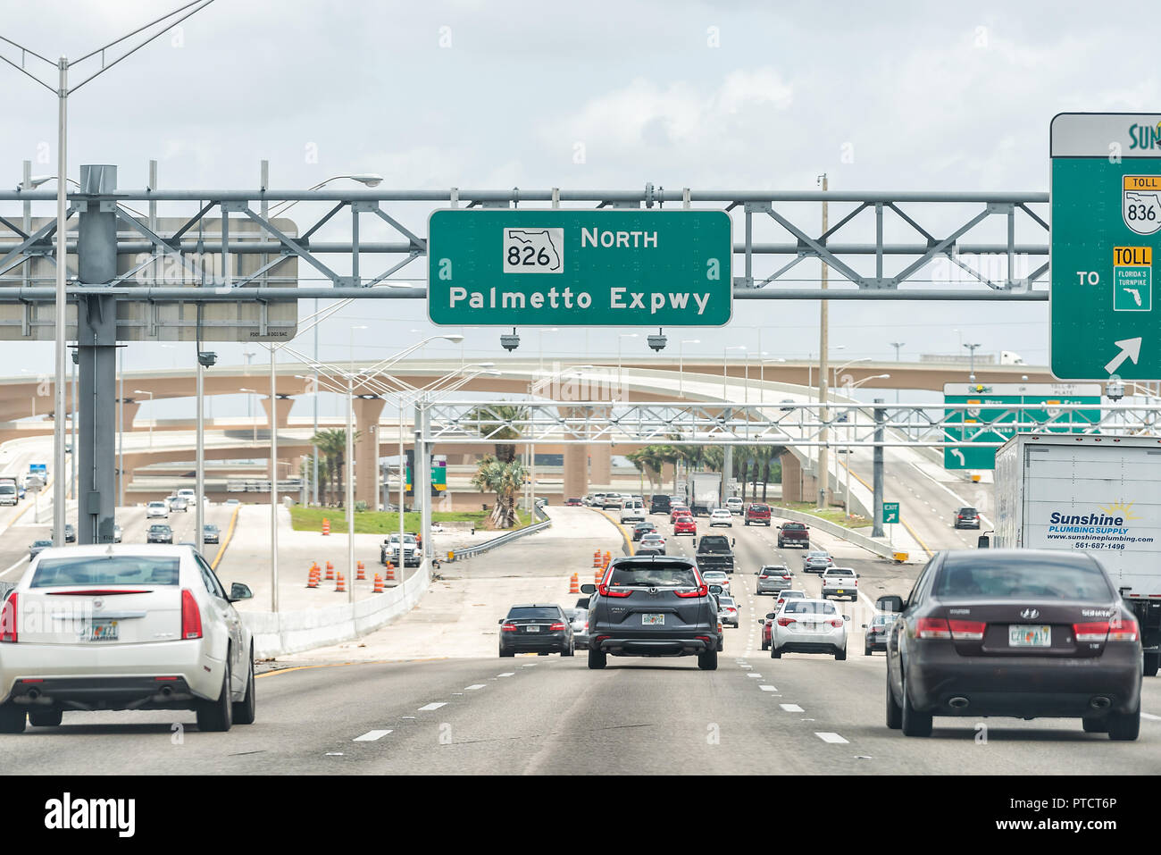 United states expressway cars traffic hi-res stock photography and ...