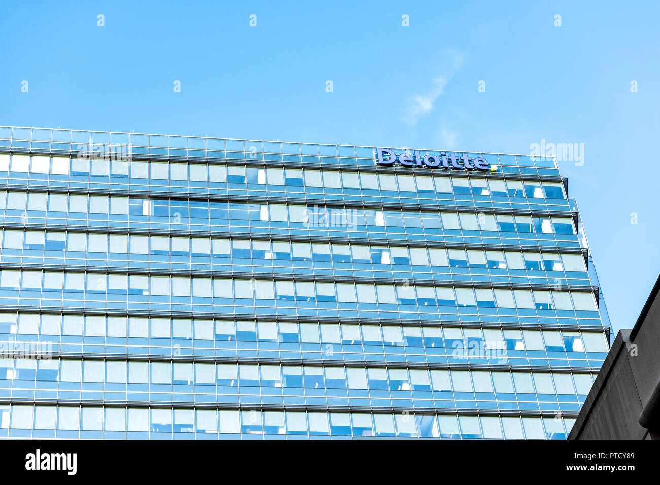 Deloitte office hi-res stock photography and images - Alamy