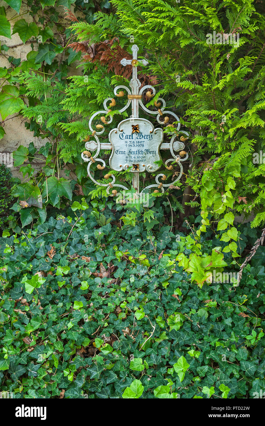 Grave of Carl Wery, 1897 -1975, German actor, Cemetery of the Catholic ...