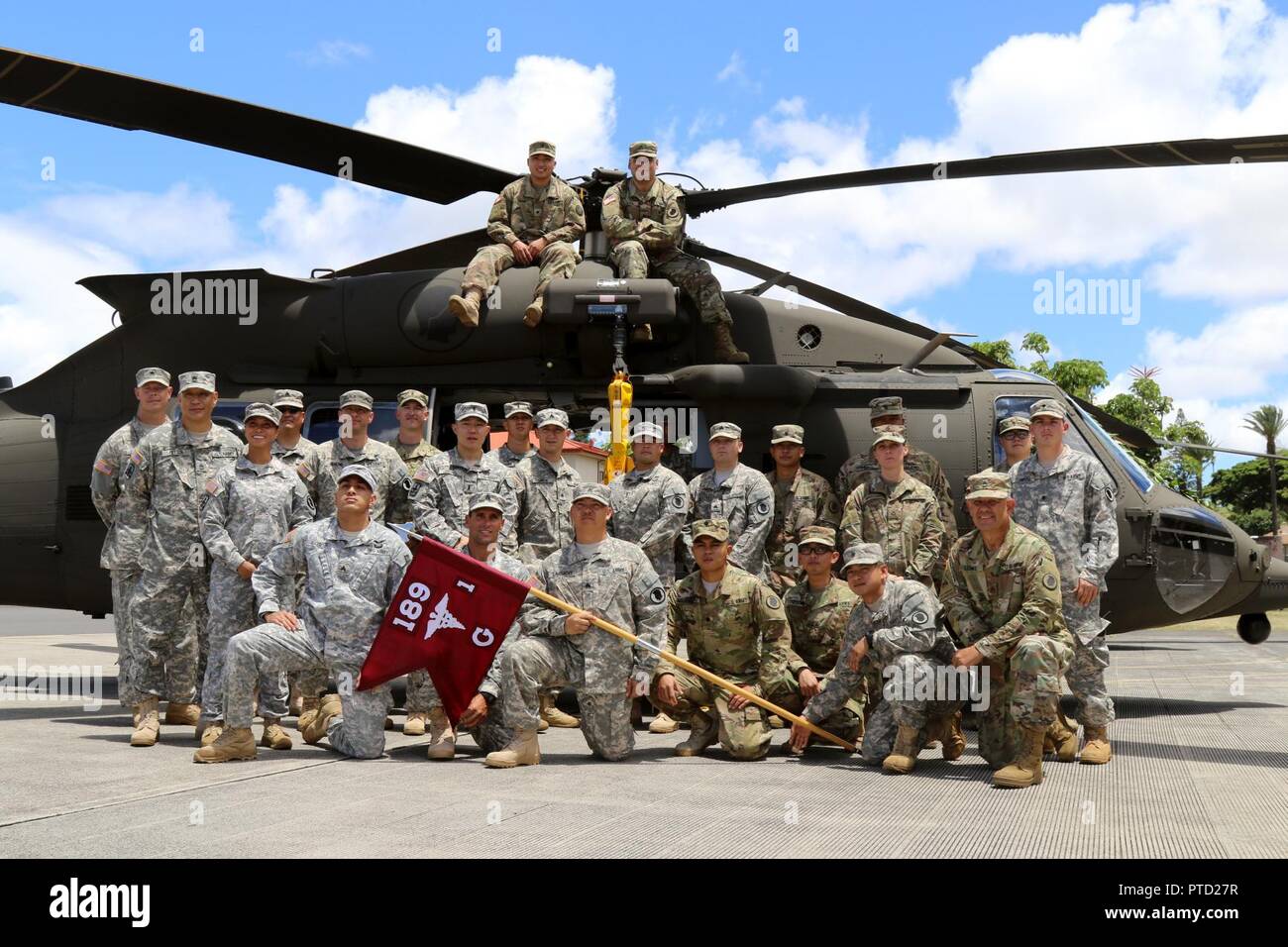 The Soldiers of the 1-189th General Support Aviation Battalion gather ...