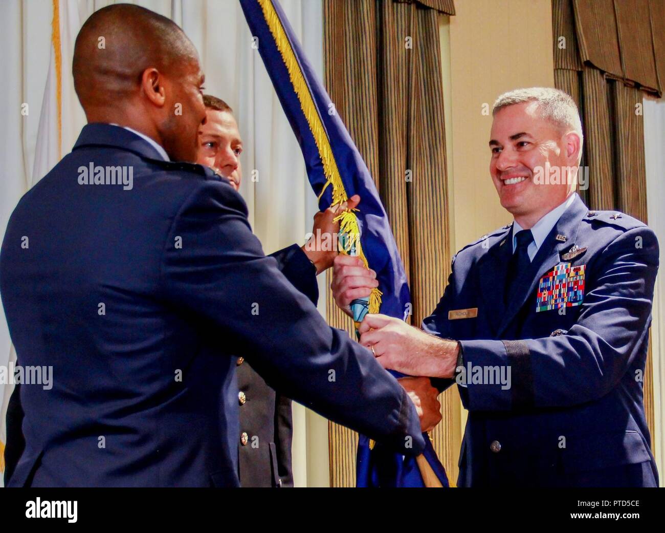 Gen darren mcdew hi-res stock photography and images - Alamy