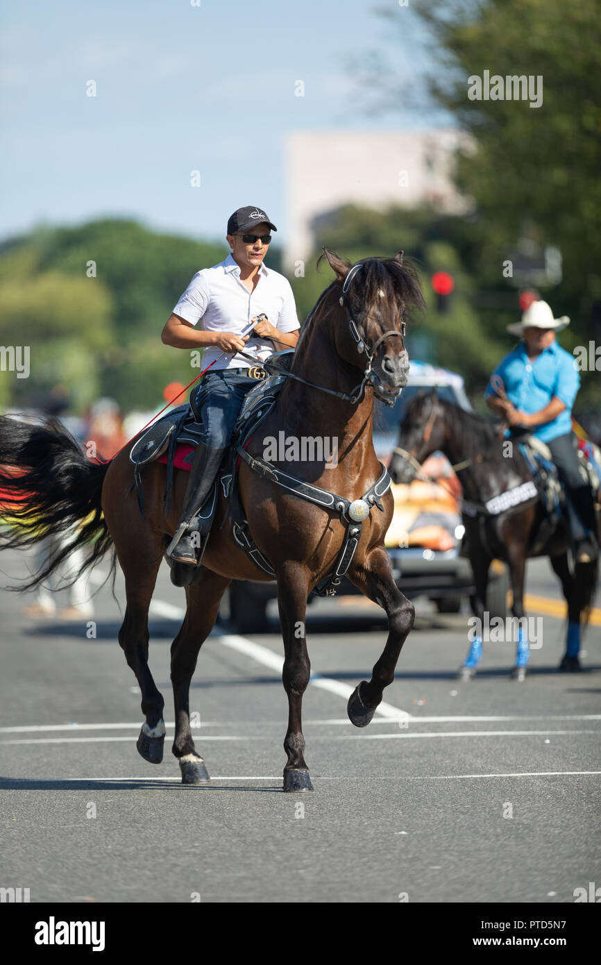 Man riding horse revolution hi-res stock photography and images - Alamy