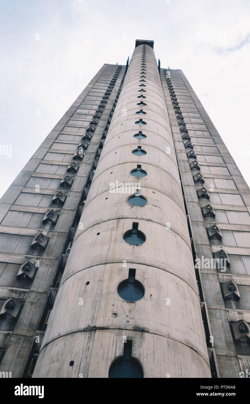 Western City Gate, or Genex Tower, (built 1979, architect Mihajlo ...