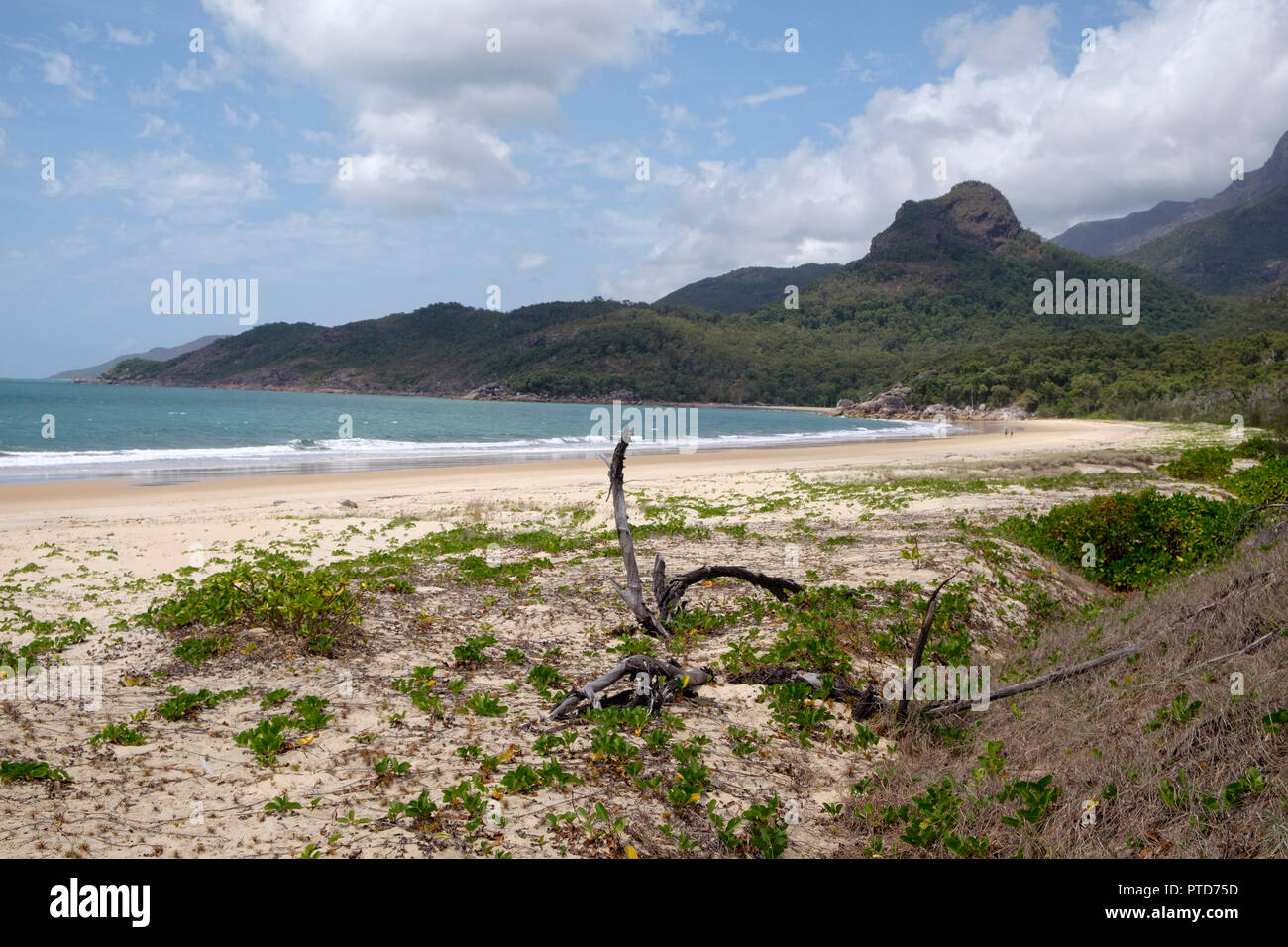 Hinchinbrook Island - The Thorsborne Trail - Ramsay Bay Stock Photo - Alamy