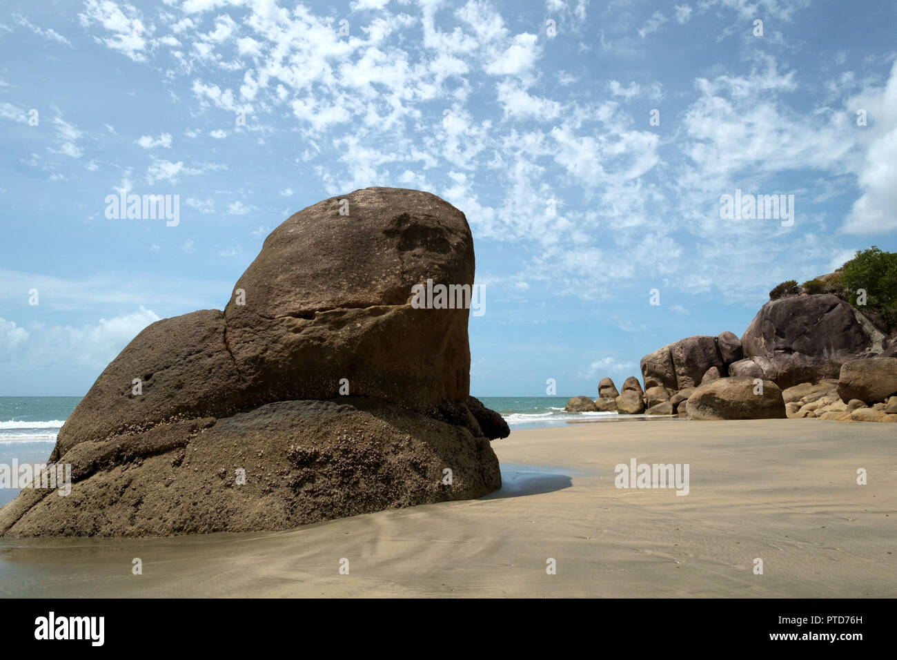 Hinchinbrook Island - The Thorsborne Trail - Ramsay Bay Stock Photo - Alamy