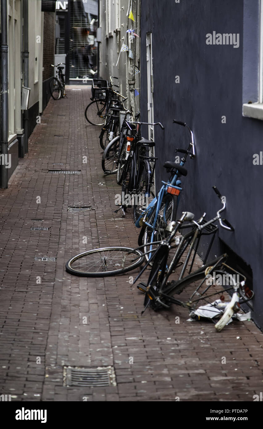 Amsterdam alley, Dutch city street, tourism in europe Stock Photo - Alamy