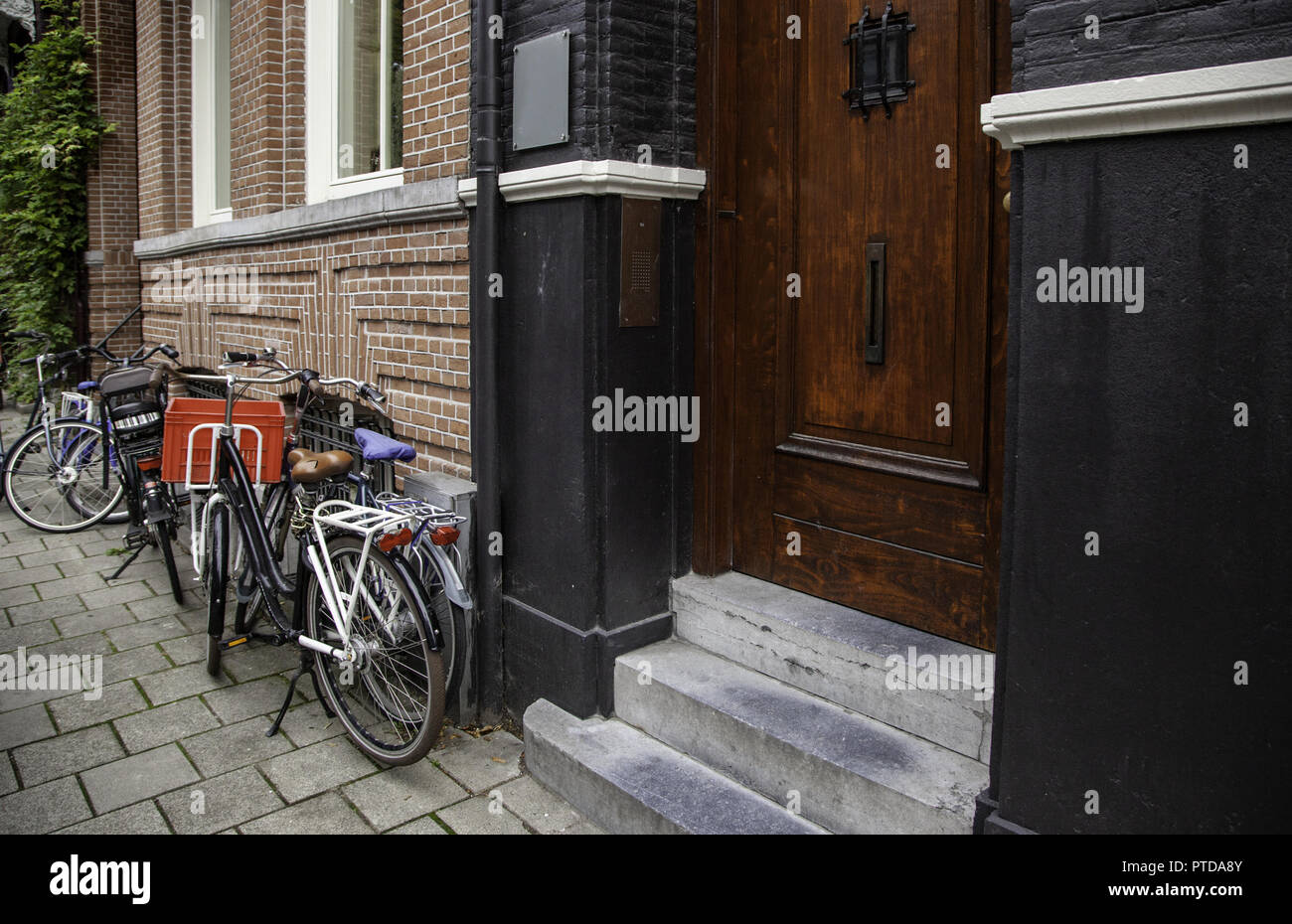 Amsterdam alley, Dutch city street, tourism in europe Stock Photo - Alamy