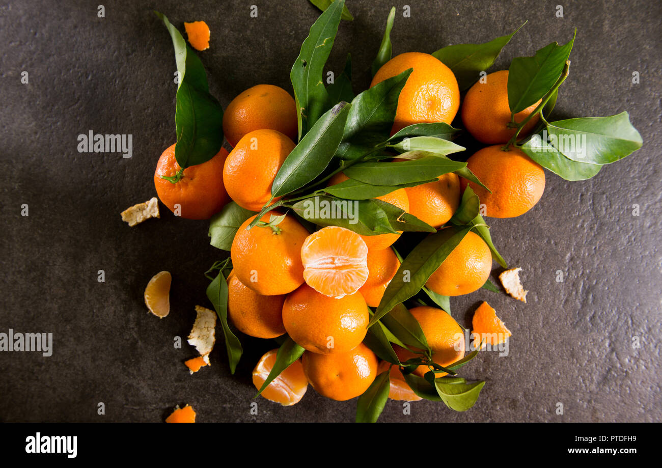 Stack of mandarins hi-res stock photography and images - Alamy