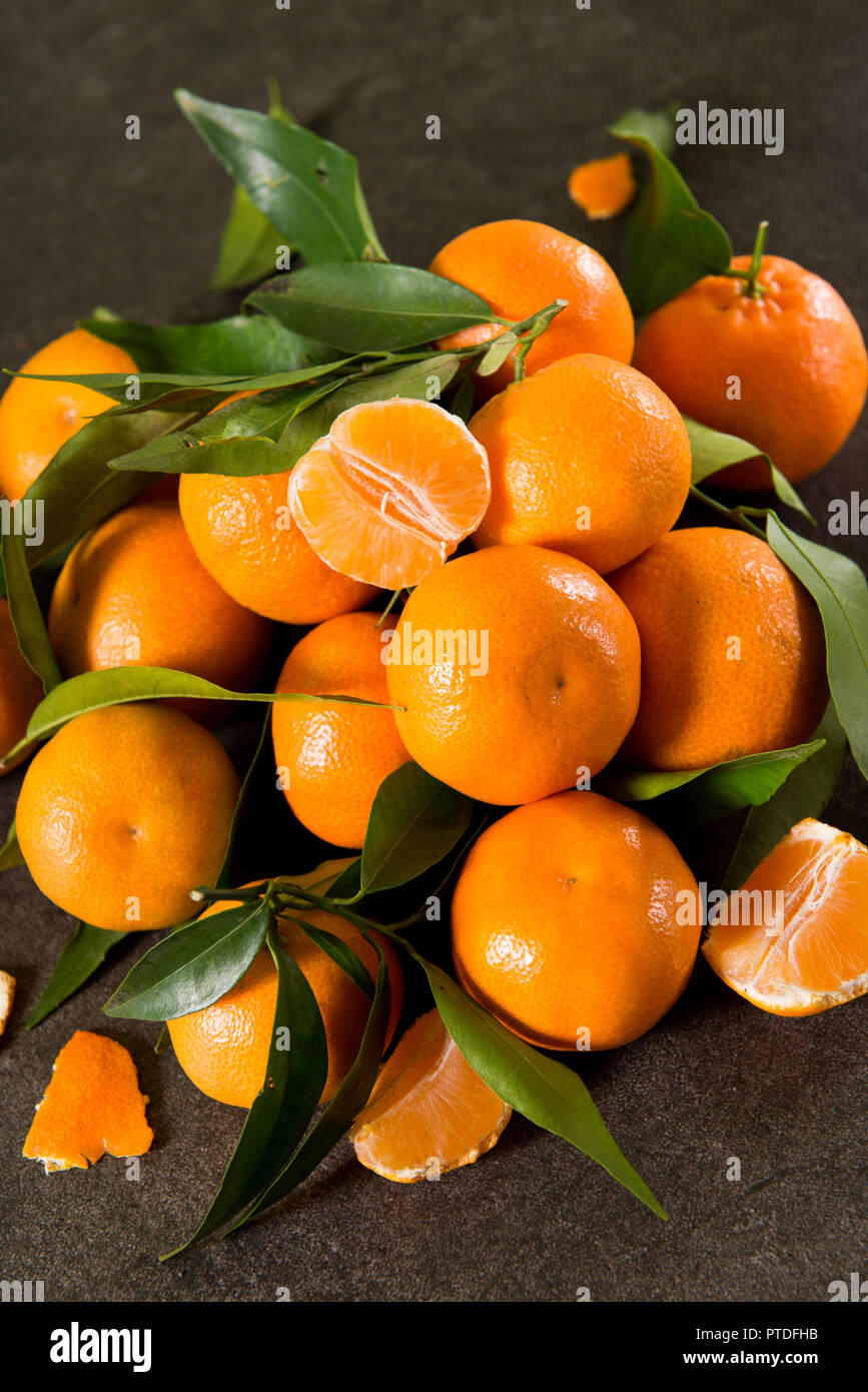 Stack of mandarins hi-res stock photography and images - Alamy