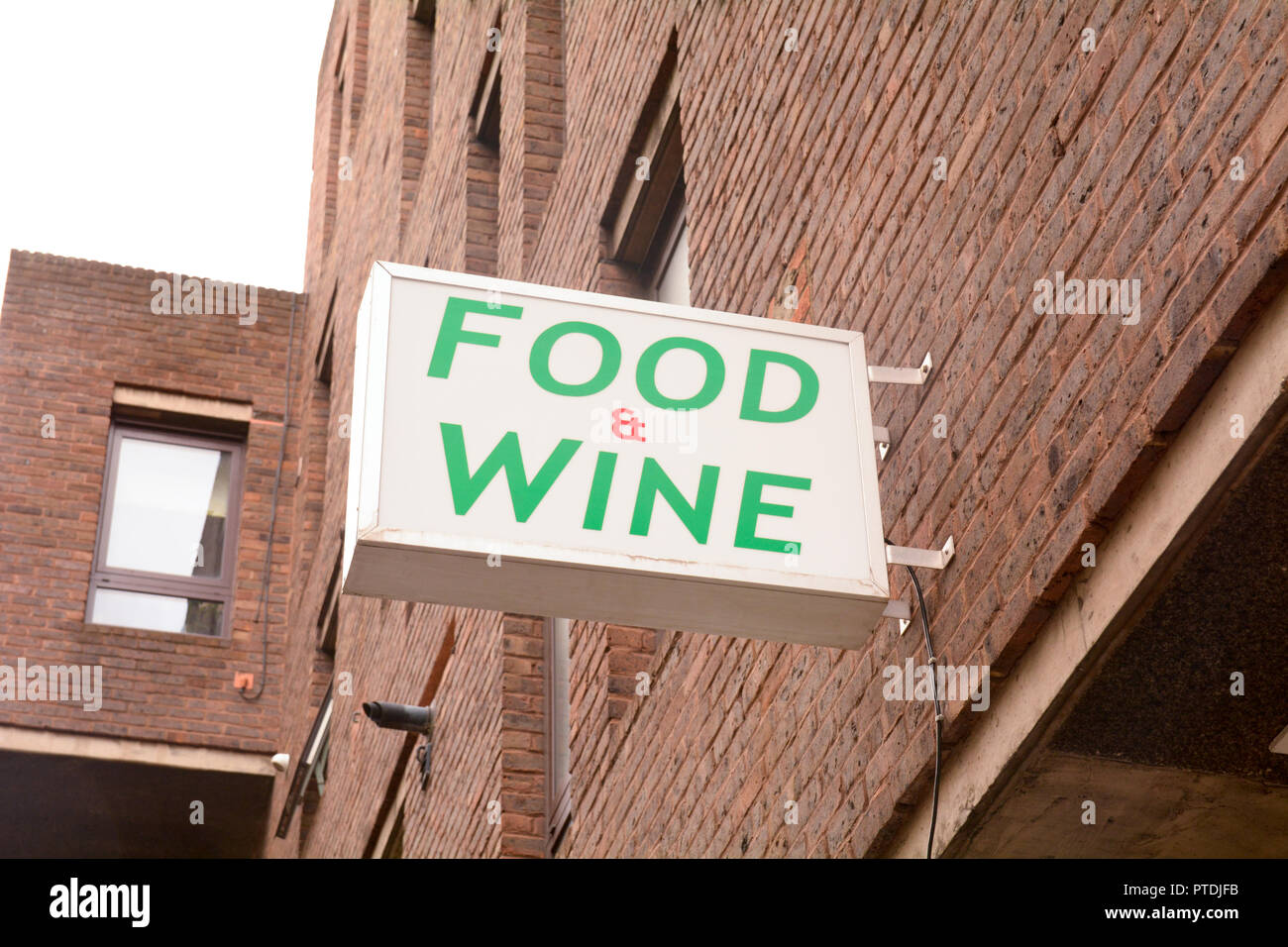 Wine shop logo hi-res stock photography and images - Alamy