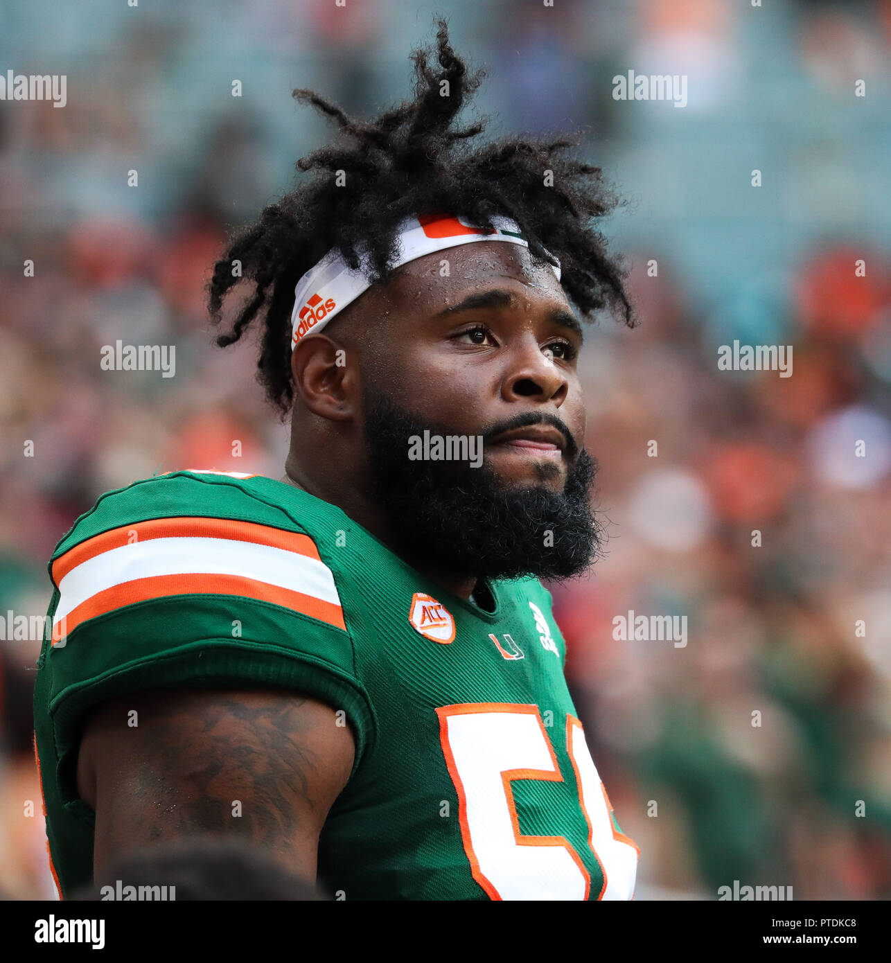 State college bench hi-res stock photography and images - Alamy