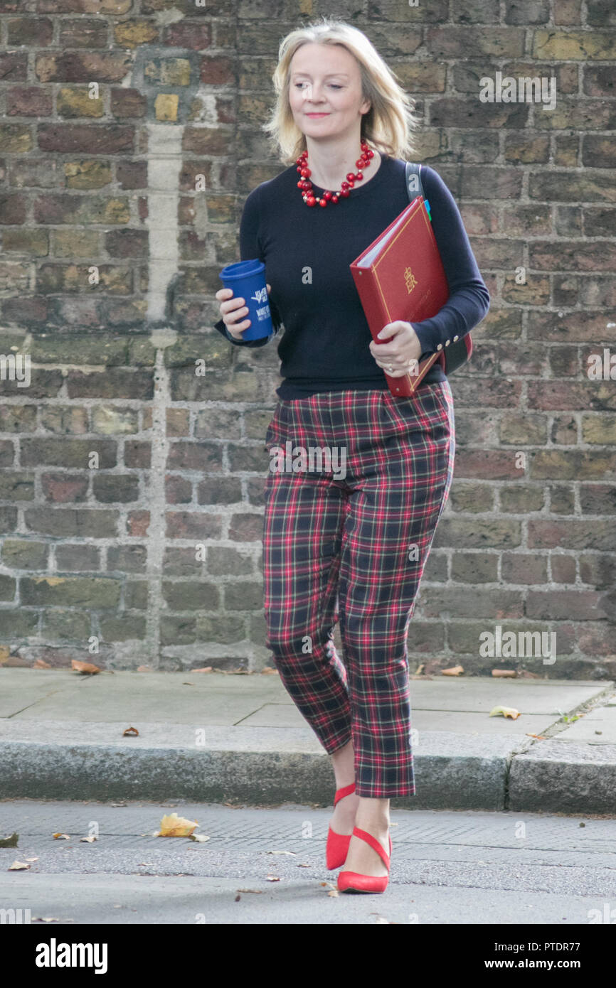 2018 elizabeth truss mp hi-res stock photography and images - Alamy