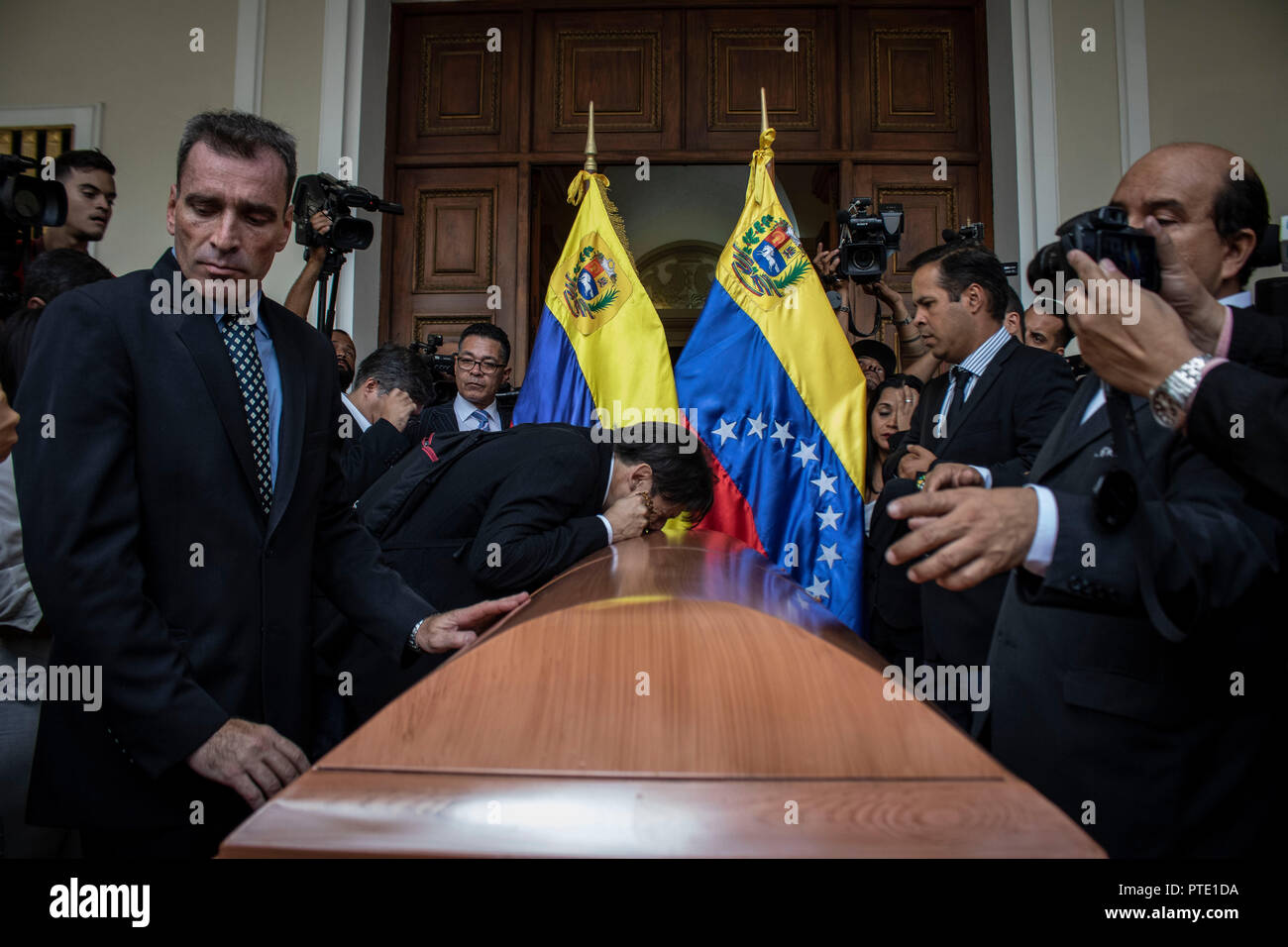 Venezuela national assembly building hi-res stock photography and ...