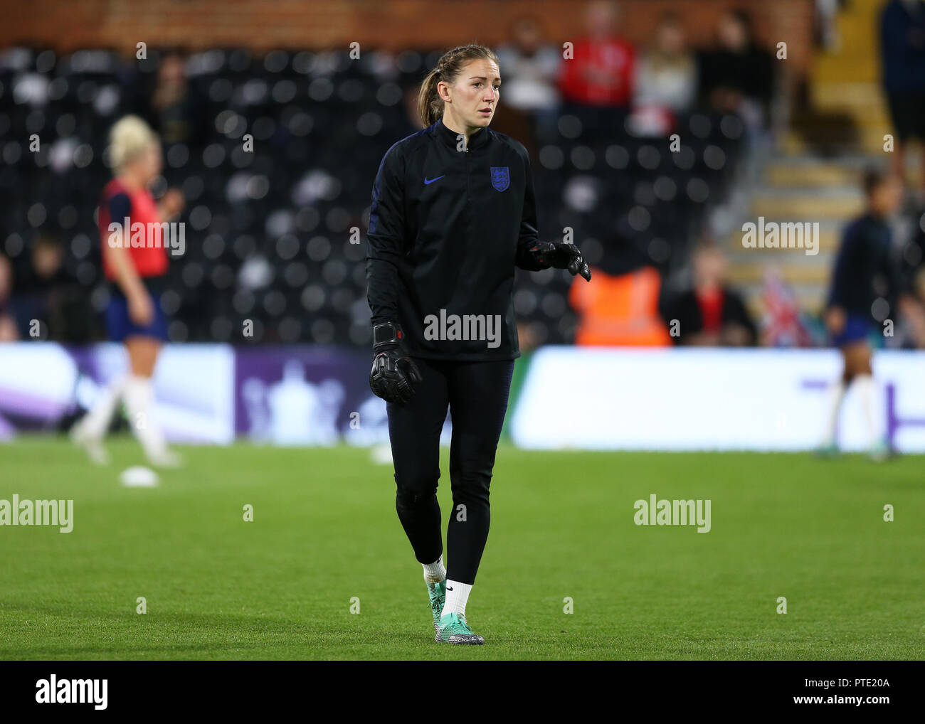 England goalkeeper carly telford hi-res stock photography and images ...