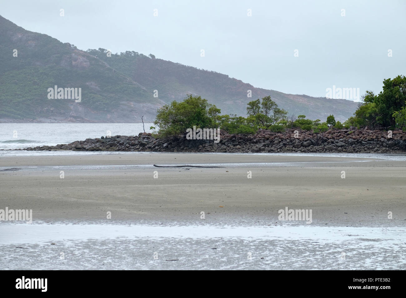 Hinchinbrook Island - The Thorsborne Trail - Zoe Bay Stock Photo - Alamy