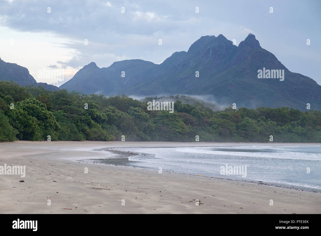 Hinchinbrook Island - The Thorsborne Trail - Zoe Bay Stock Photo - Alamy