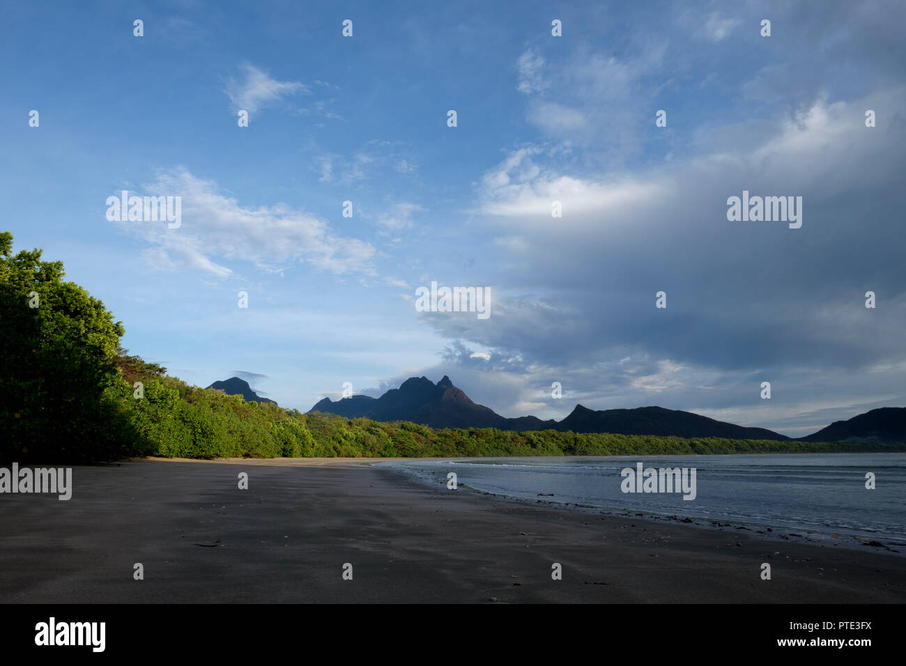 Hinchinbrook Island - The Thorsborne Trail - Zoe Bay Stock Photo - Alamy