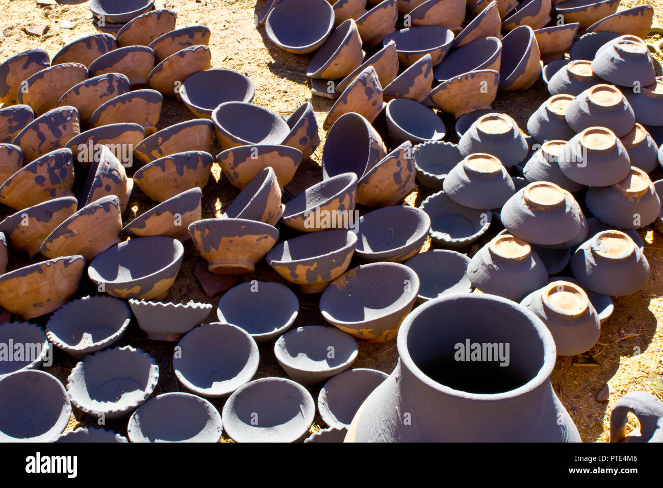 Purple clay pots hi-res stock photography and images - Alamy