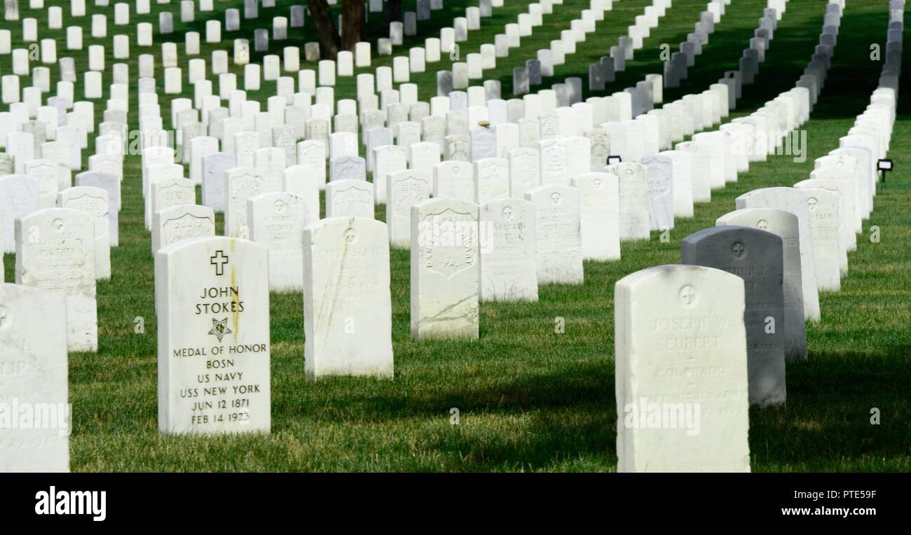 The headstone of John S. Stokes, Chief Master-at-Arms, United States ...