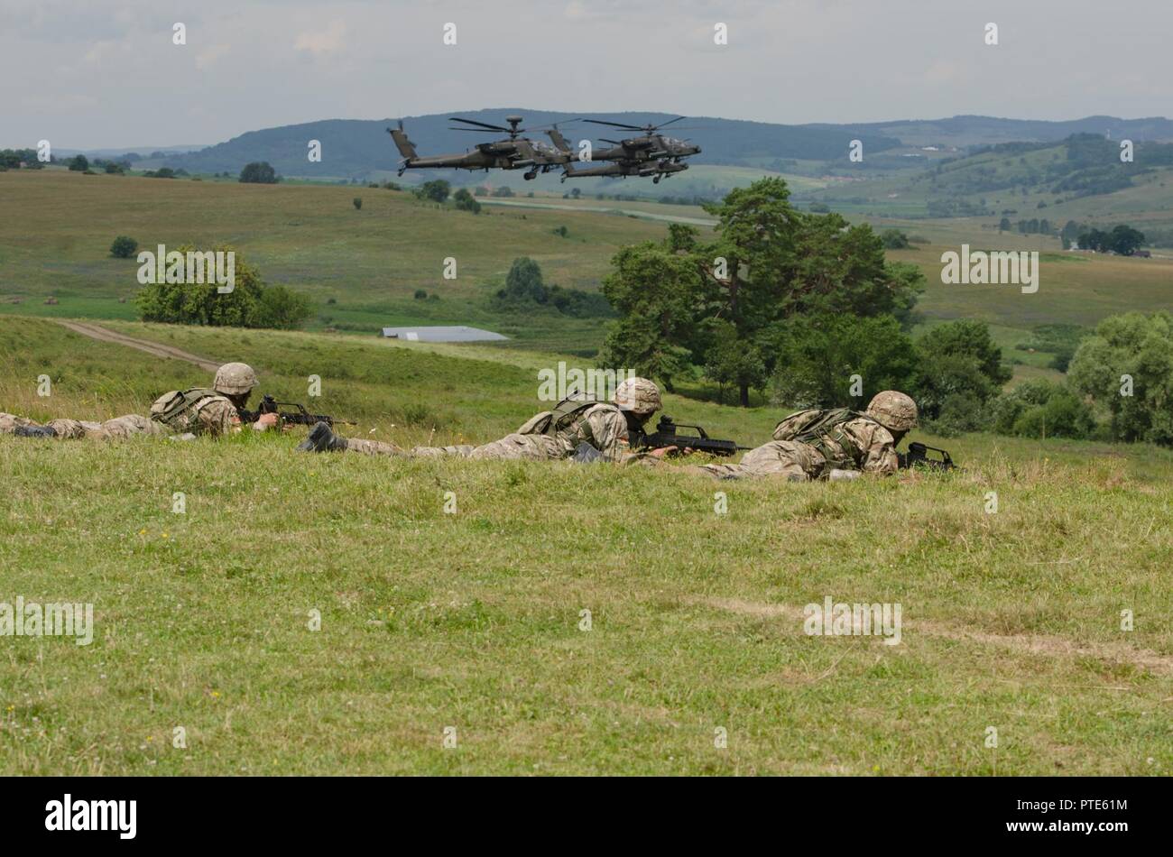 Montenegrin soldiers prepare to move forward to their fighting ...
