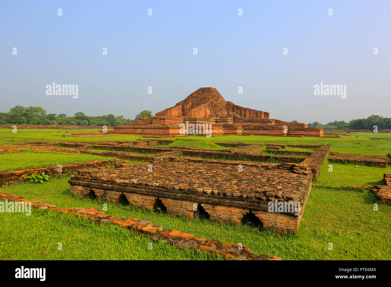 Somapura mahavihara hi-res stock photography and images - Alamy