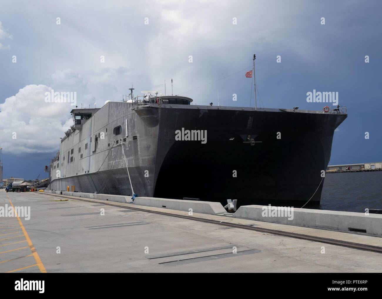 GULFPORT, Miss. (July 15, 2017) The expeditionary fast transport vessel ...