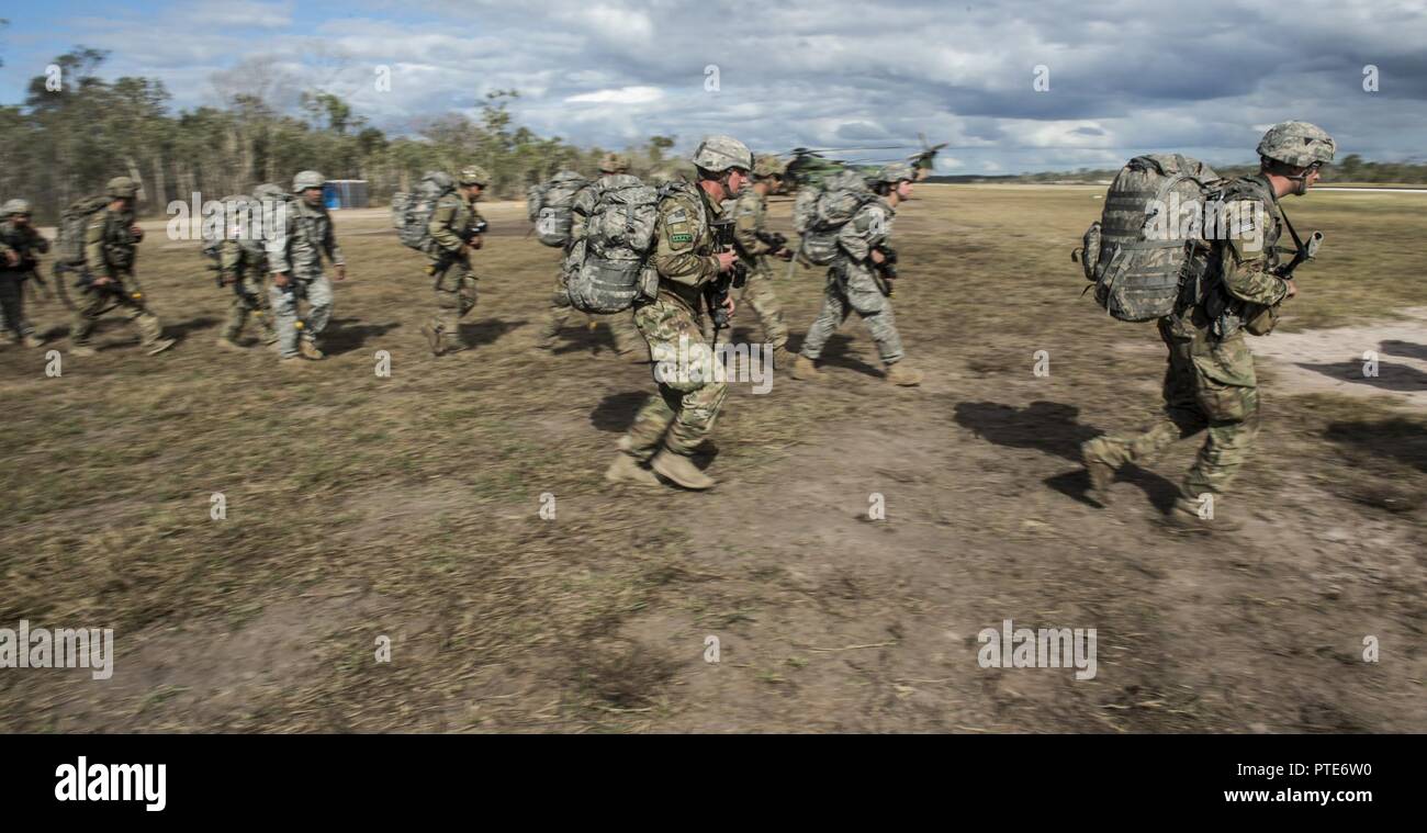 Australian army paratroopers hi-res stock photography and images - Alamy