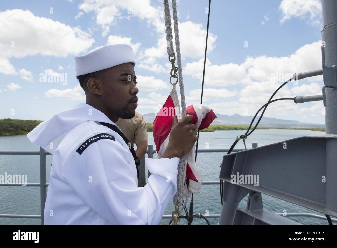 Matthew perry arrives in japan hi-res stock photography and images - Alamy