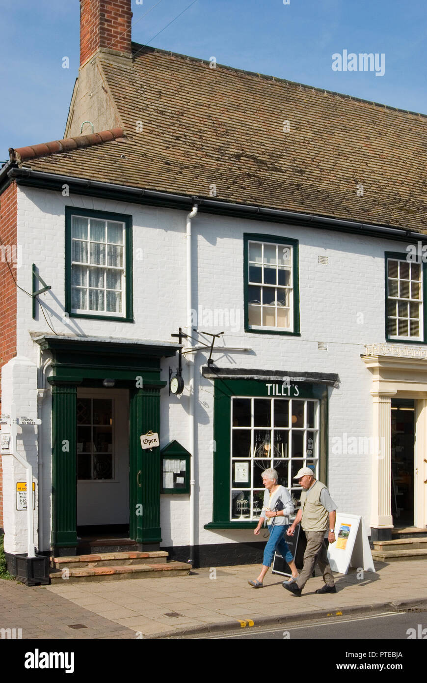 Tillys restaurant hi-res stock photography and images - Alamy