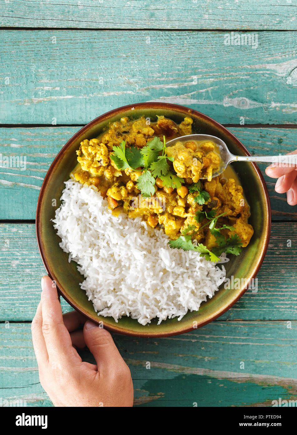 People eating curry hi-res stock photography and images - Alamy
