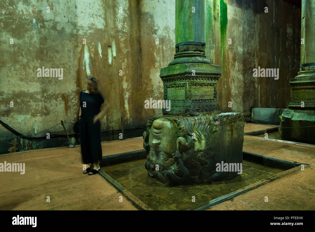 Ancient roman column stands hi-res stock photography and images - Alamy