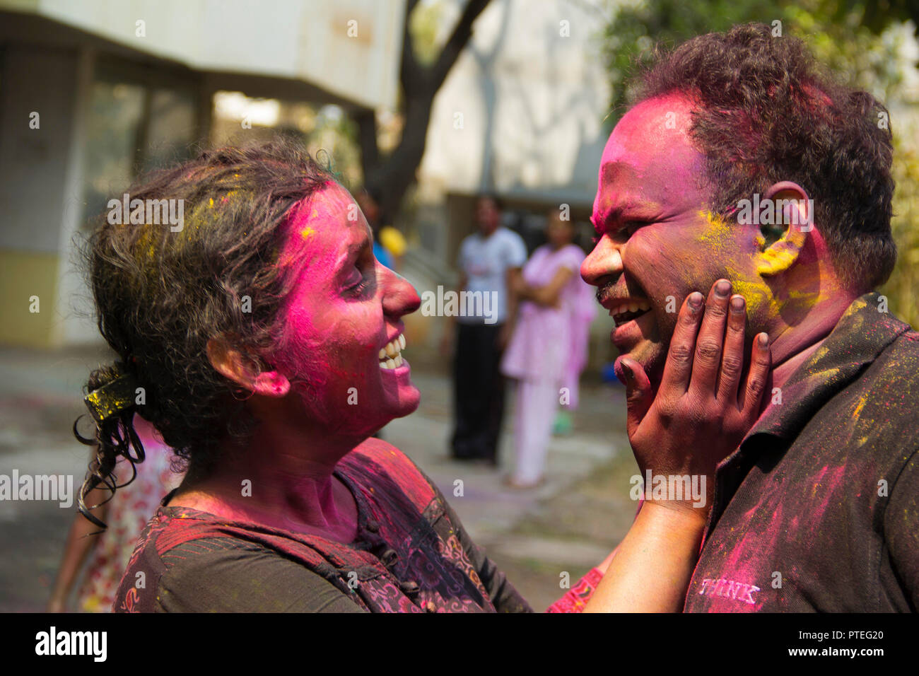 Indian couple holi festival hi-res stock photography and images - Alamy