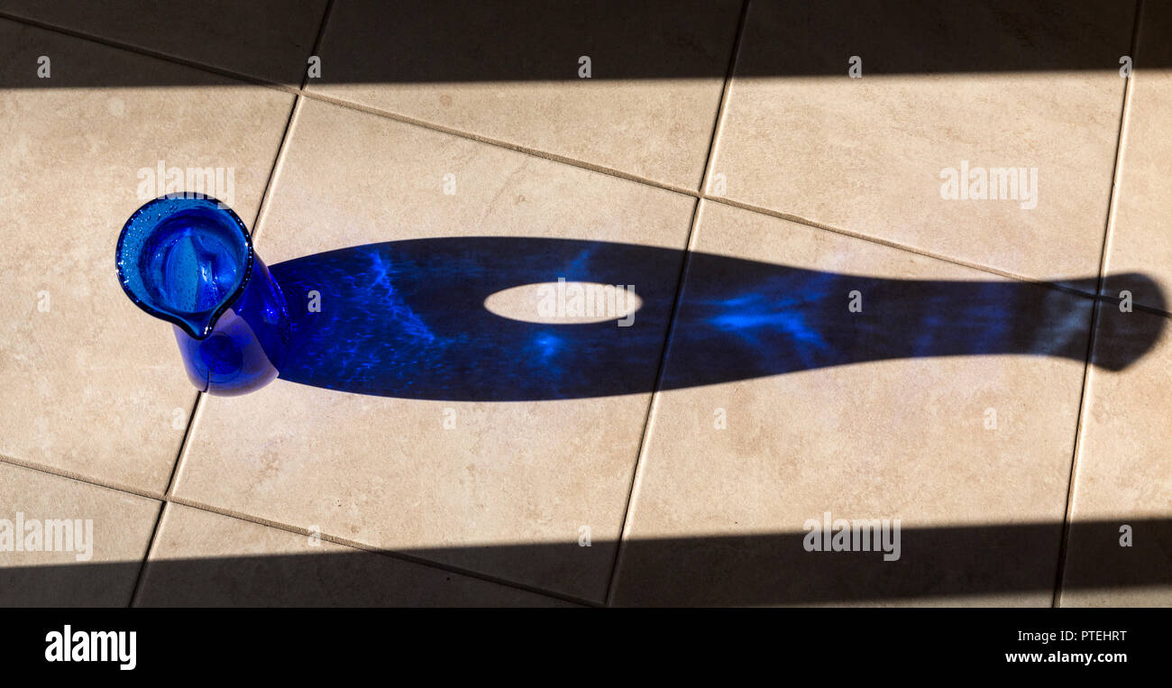 Light blue vase hi-res stock photography and images - Alamy