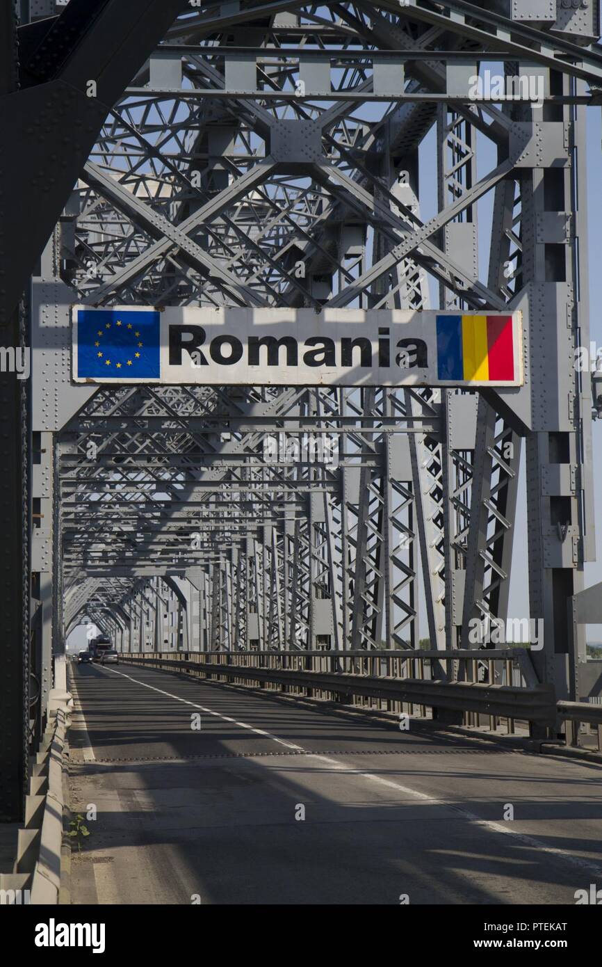 The road on the Danube Bridge is cleared by border control prior to the ...