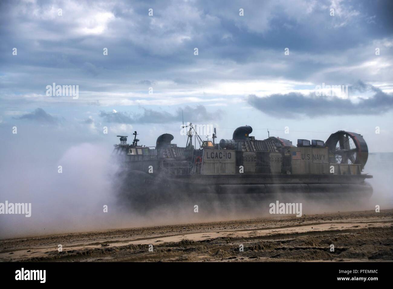 TOWNSHEND ISLAND, Australia (July 13, 2017) Landing craft air cushion ...