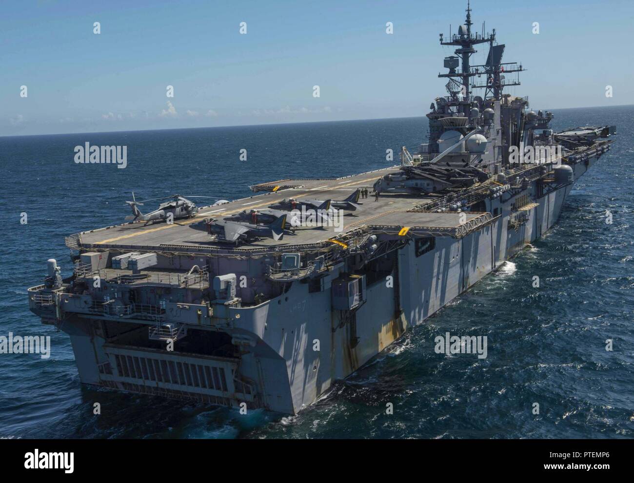 ATLANTIC OCEAN (July 14, 2017) The amphibious assault ship USS Iwo Jima ...