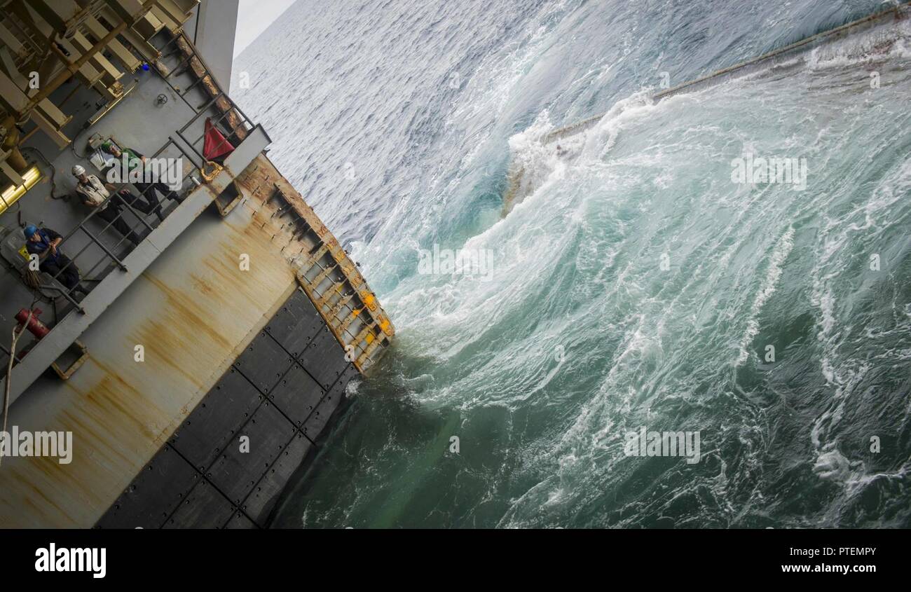 OCEAN (July 16, 2017) Amphibious assault ship USS Iwo Jima’s (LHD 7 ...